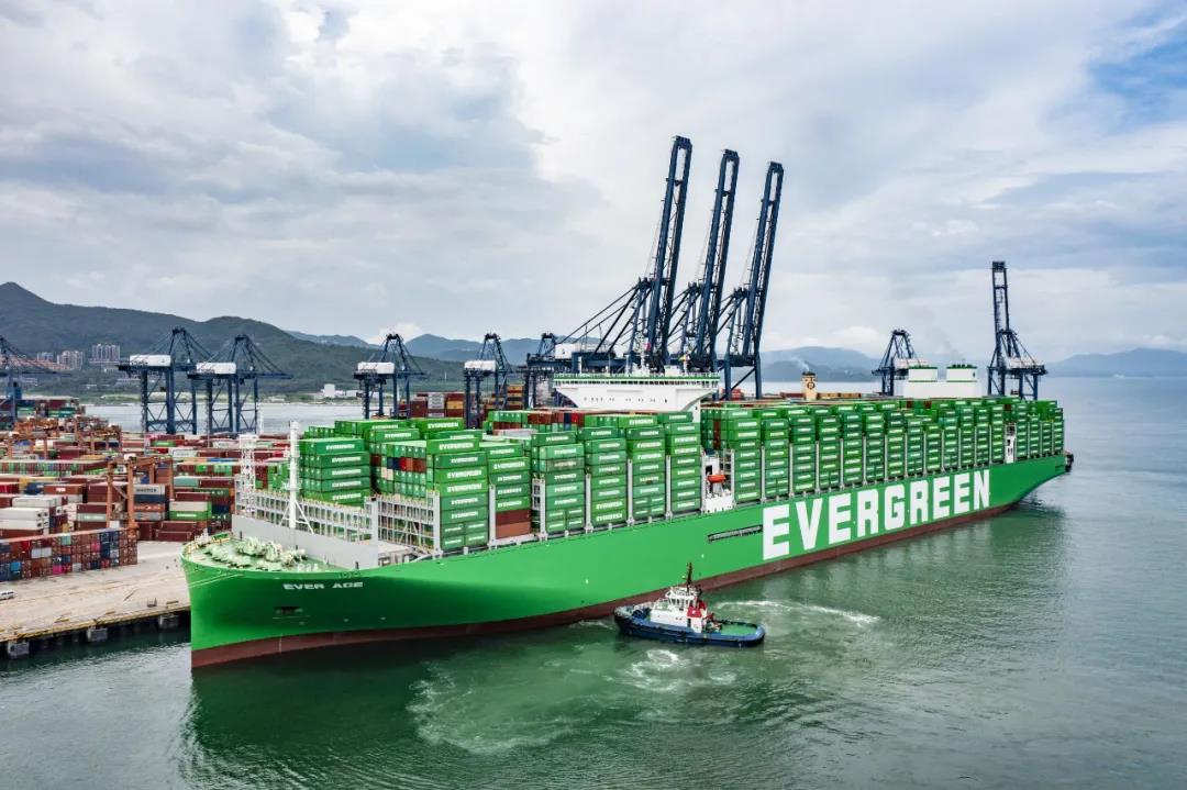 24,000 TEUs! The largest container ship in the world! "Ever Ace" of ...